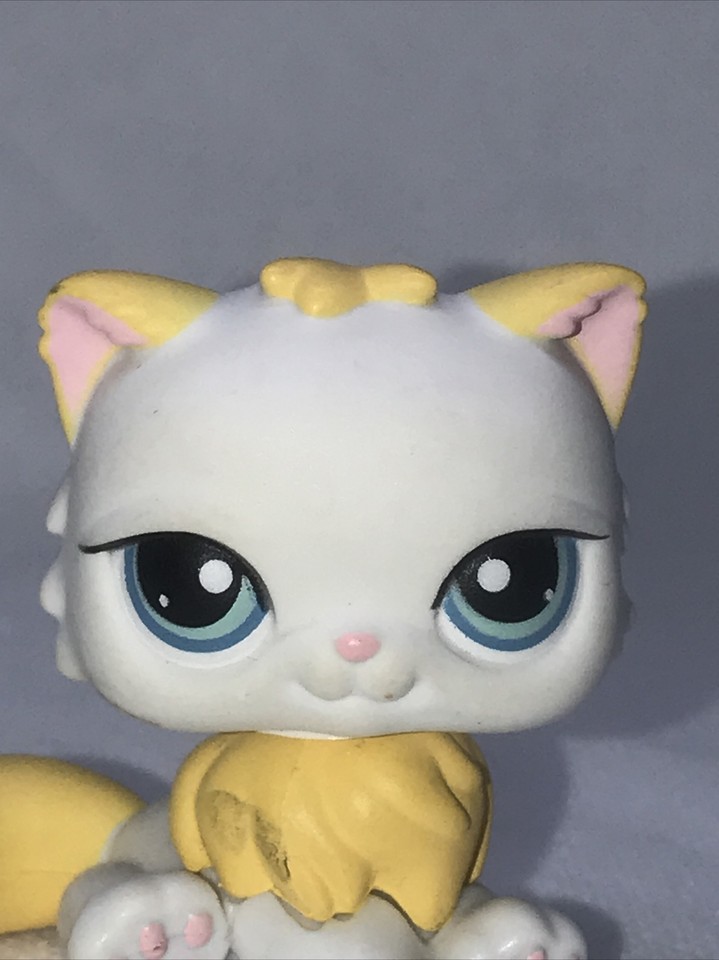 Littlest Pet Shop LPS #207 Persian Cat White Yellow Blue Dot Eyes Red ...