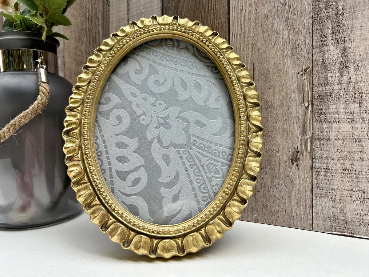 Ornate Oval Frame Gold