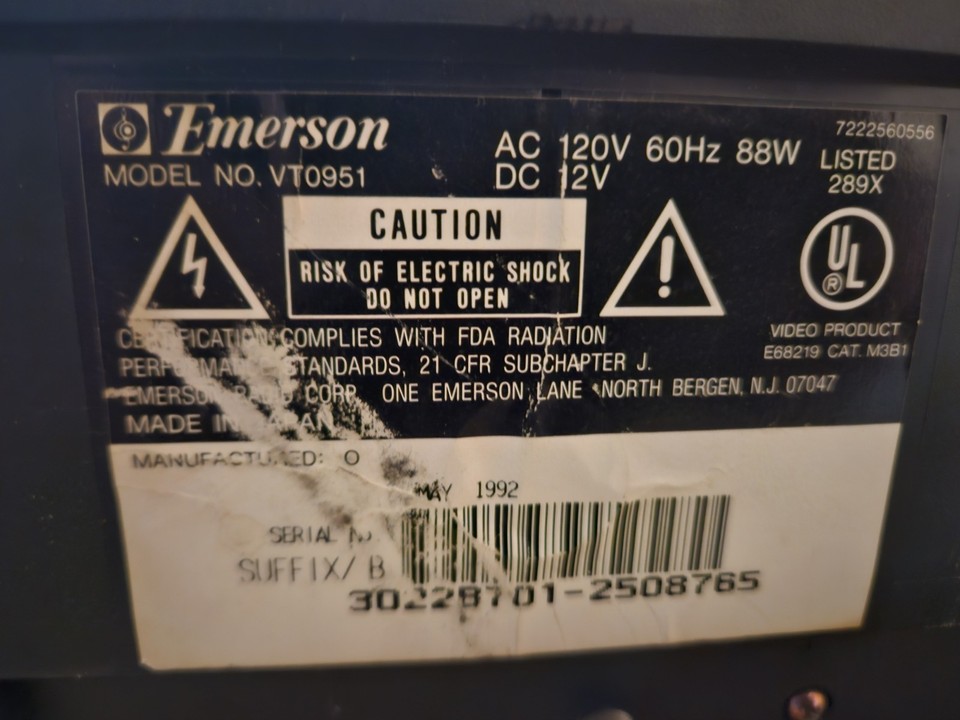 Vtg Emerson TV-VCR CRT Combo 9 inch Color VT0951 No Remote VCR Not ...