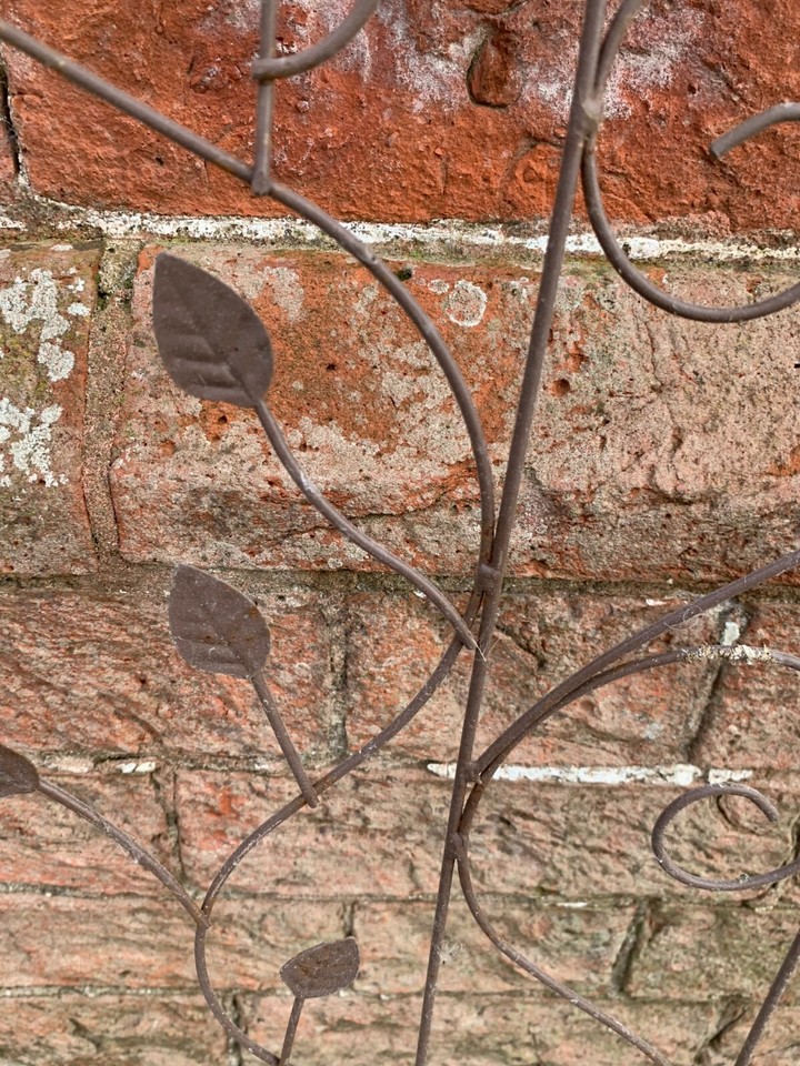 Nature Trellis metal support bird/leaf rust effect garden trellis two ...