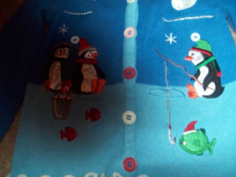 Kobe girl Cardigan sweater S 4 Penguin winter scene ice fishing blue ...
