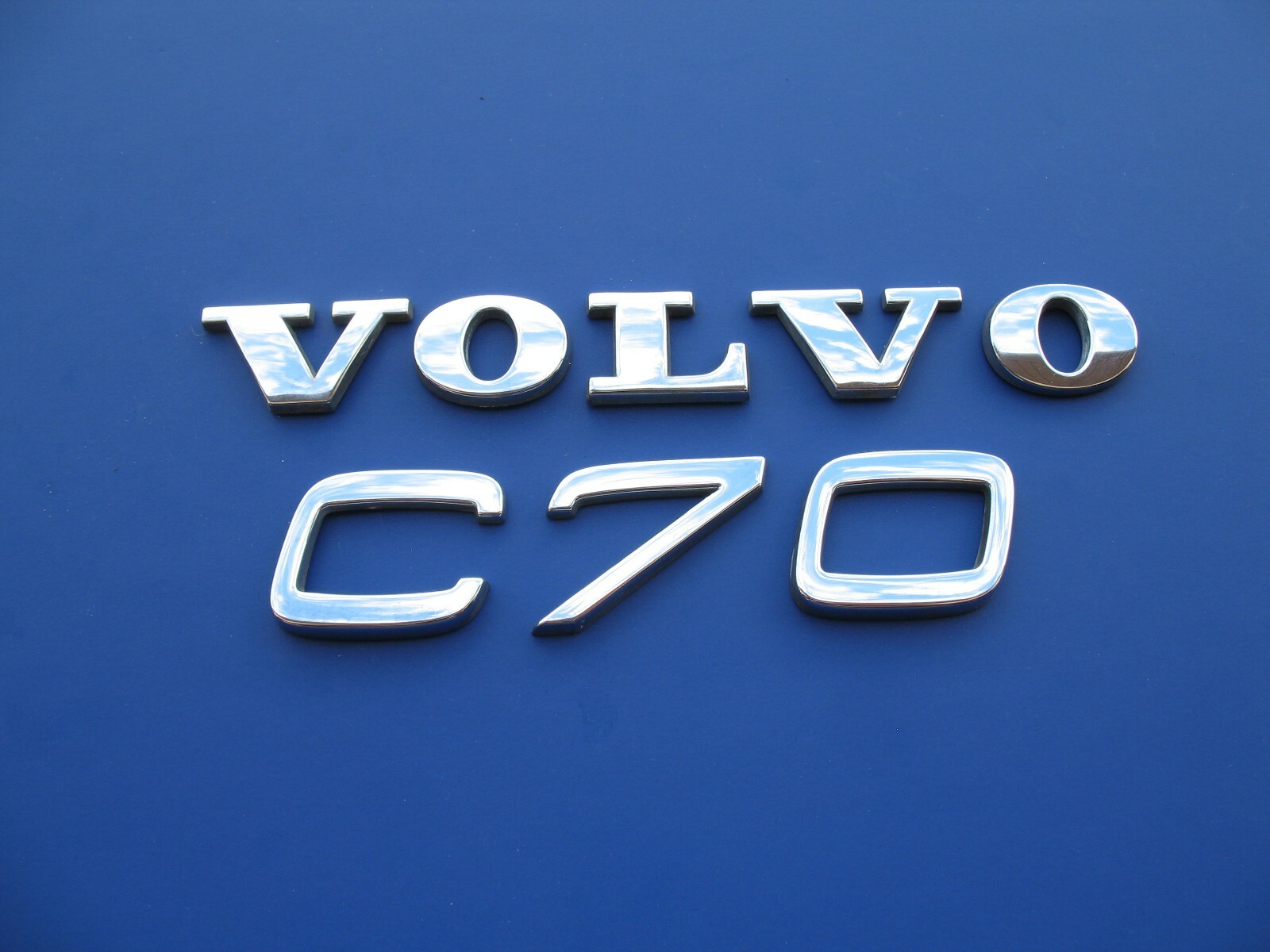98 99 00 01 02 03 04 05 VOLVO C70 REAR TRUNK CHROME EMBLEM LOGO BADGE ...