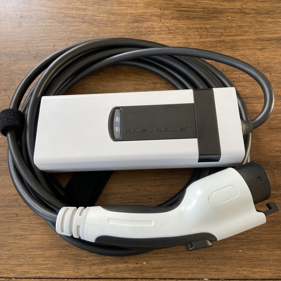 Dual voltage home charger GM chevy Chevrolet Ultium charging Charge ...