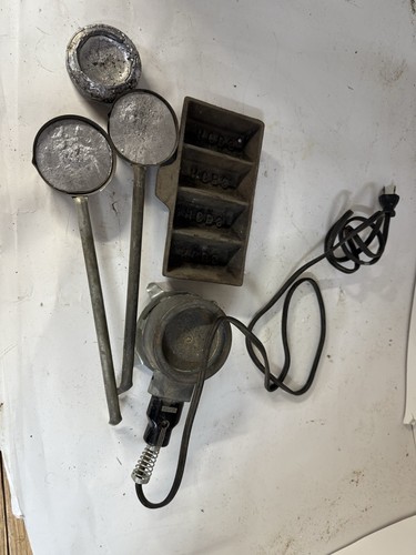 Lead Melting Pot With 2 Ladles, Cast Iron Tray & 4 Lbs Of Lead. | eBay