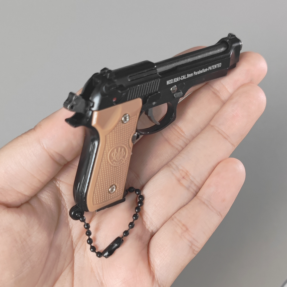 Gun Keychain,Mini Beretta 92f Keychain 1:3 Scale Pistol Model Keychain ...