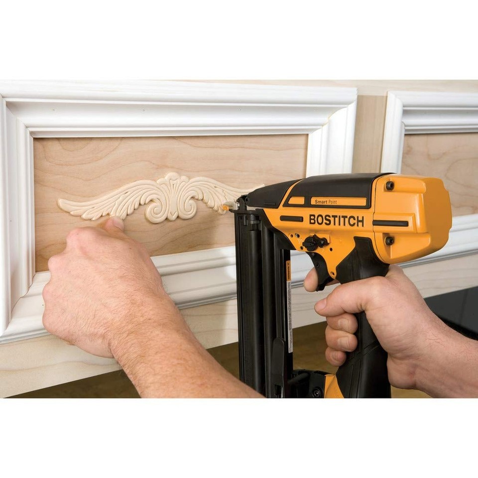BOSTITCH Brad Nailer Kit, 18GA, Smart Point, Pneumatic (BTFP12233 ...