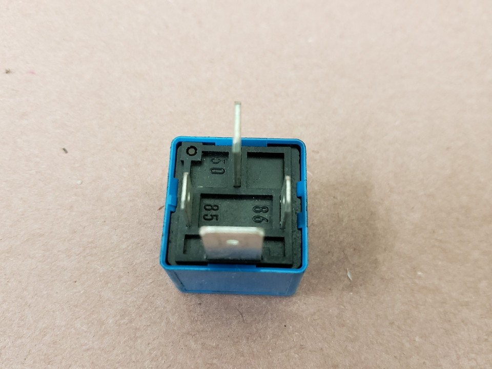 VOLVO RELAY OEM 9494448 / V23134-J52-X367 | eBay