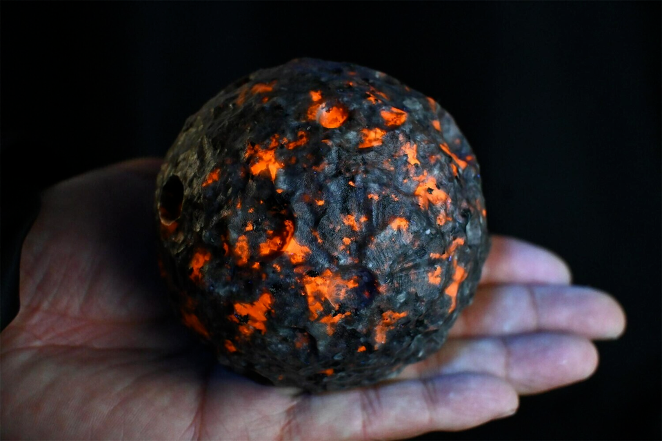 2" Natural Yooperlite Full Moon Sphere Healing UV Glow Stone Crystal ...