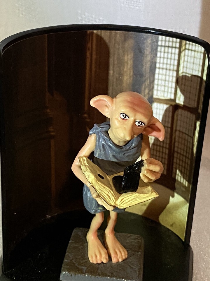 Wizarding World Harry Potter The Noble Collection Dobby w/ Magnetic ...
