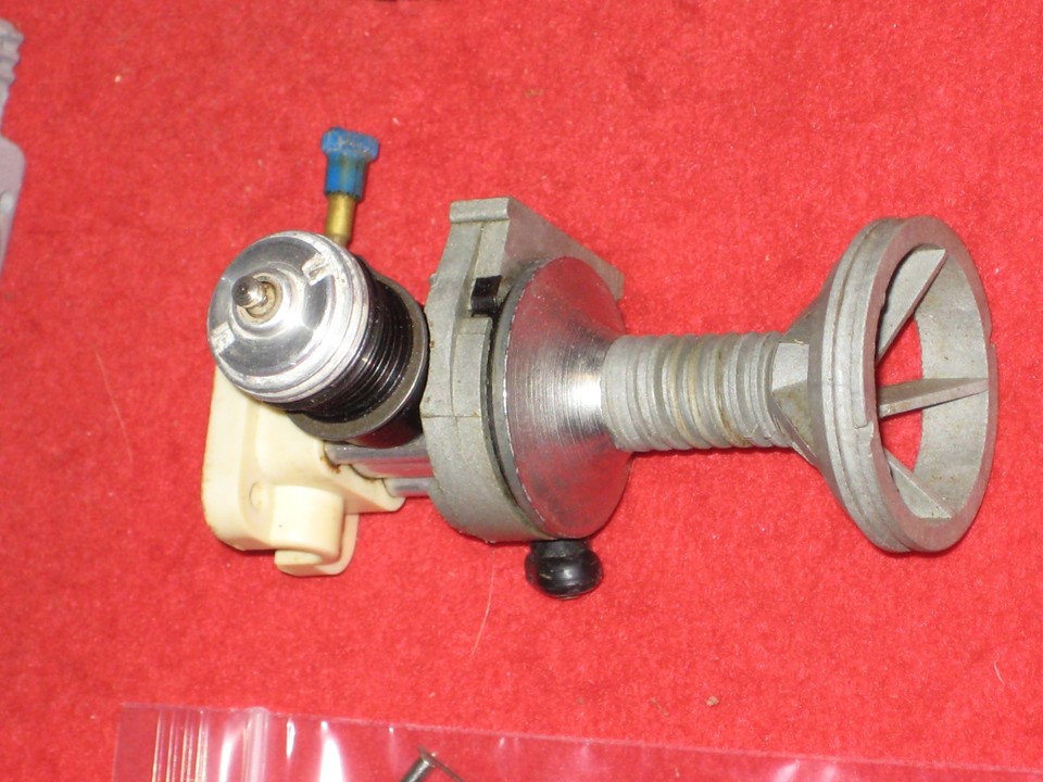 Lot 2 VINTAGE COX DUNE BUGGY SANDBLASTER? 049 ENGINE CARRIERS MODEL ...