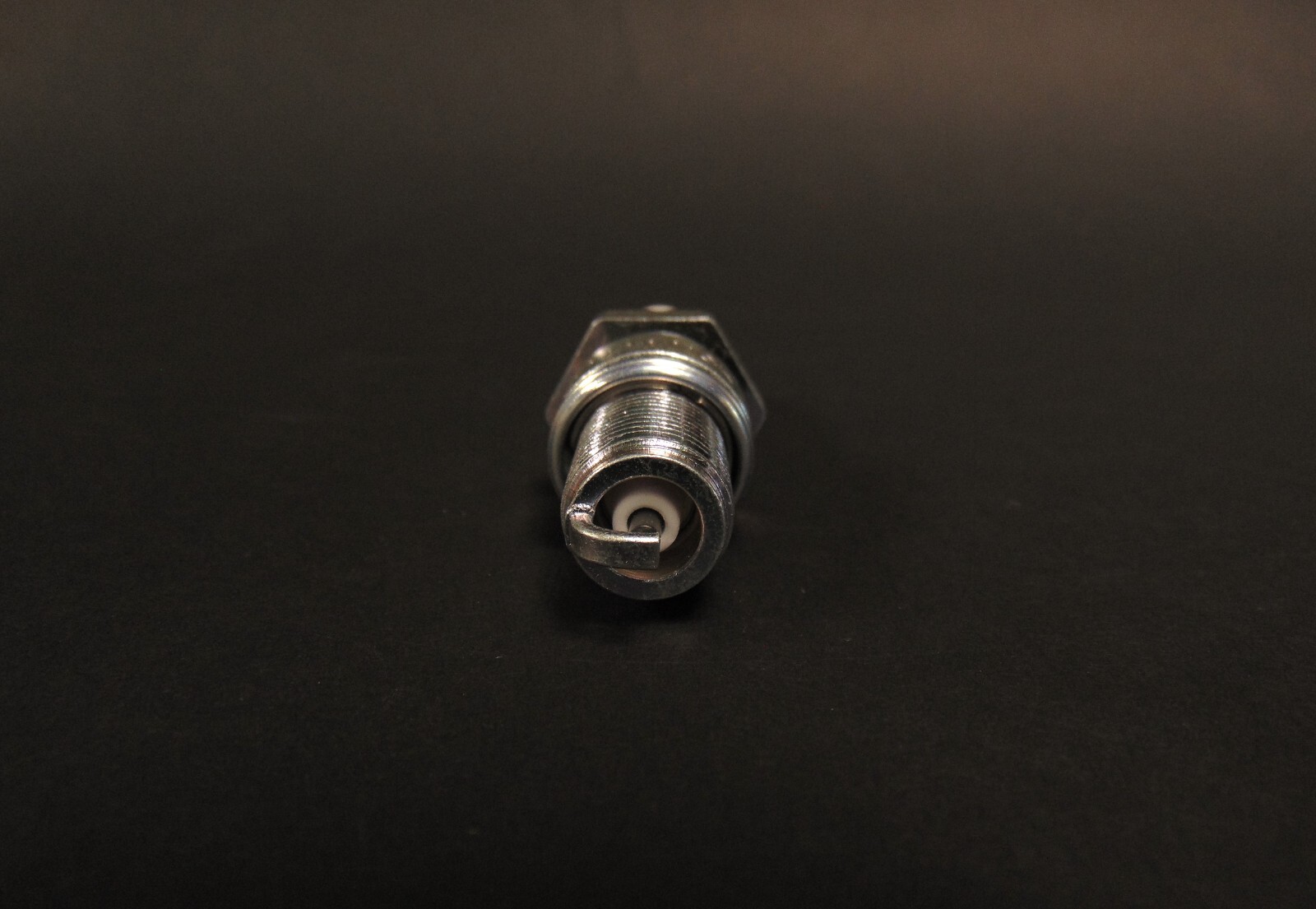 1 NGK Spark Plug BR9EYA 7548 READ LISTING | eBay