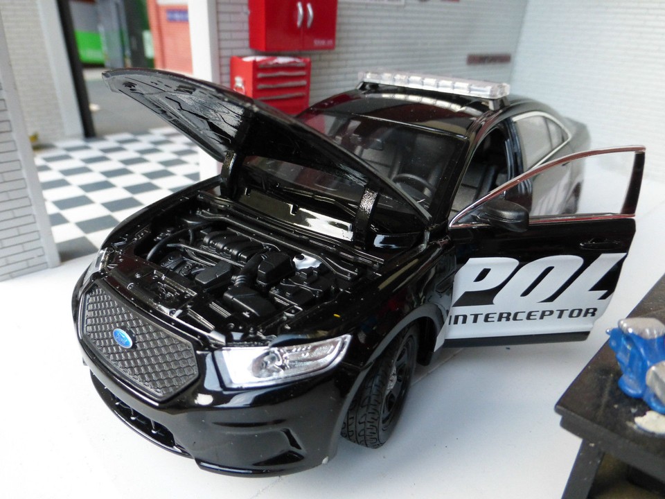 Ford Taurus Police Car Interceptor USA 1:24 Detailed G Scale Model ...