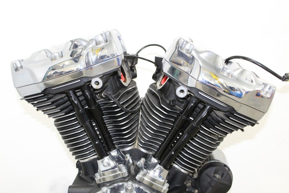 2017-2023 Harley Davidson Touring 107 Milwaukee 8 M8 Air Cooled Engine ...