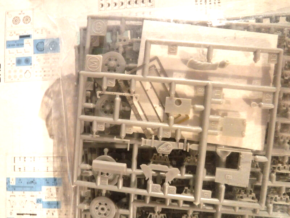 1/35 Dragon Panzer StuG III Ausf A Michael Wittmann Open Boxes # 9031 ...