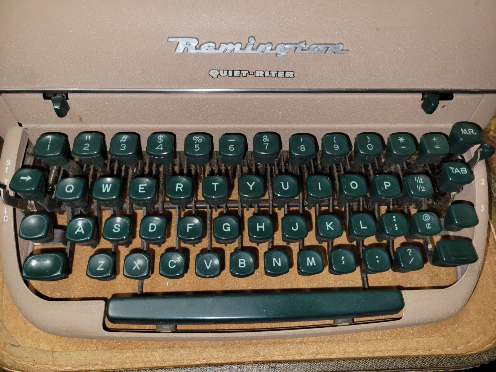 Remington Quiet-Riter Miracle Tab Typewriter & Case Works 1950’s Nice ...