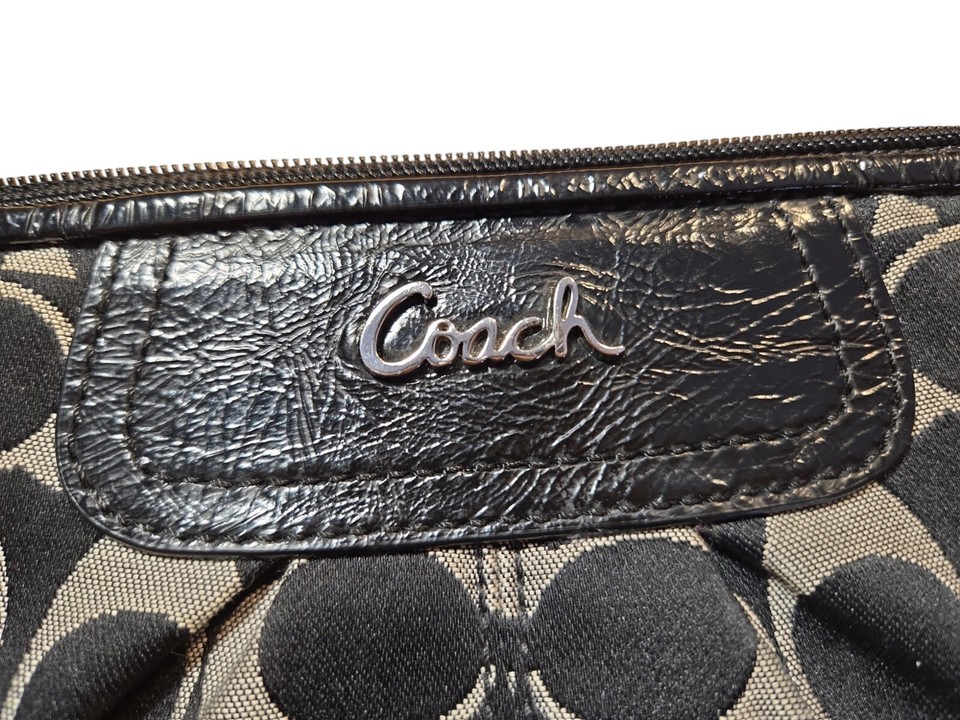 Coach Ashley Jacquard Fabric Black Signature C Clutch Wristlet Purse ...