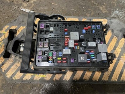 2015-2019 GMC Sierra 2500 3500 Pickup Engine Fuse Box ID 84303174 ...