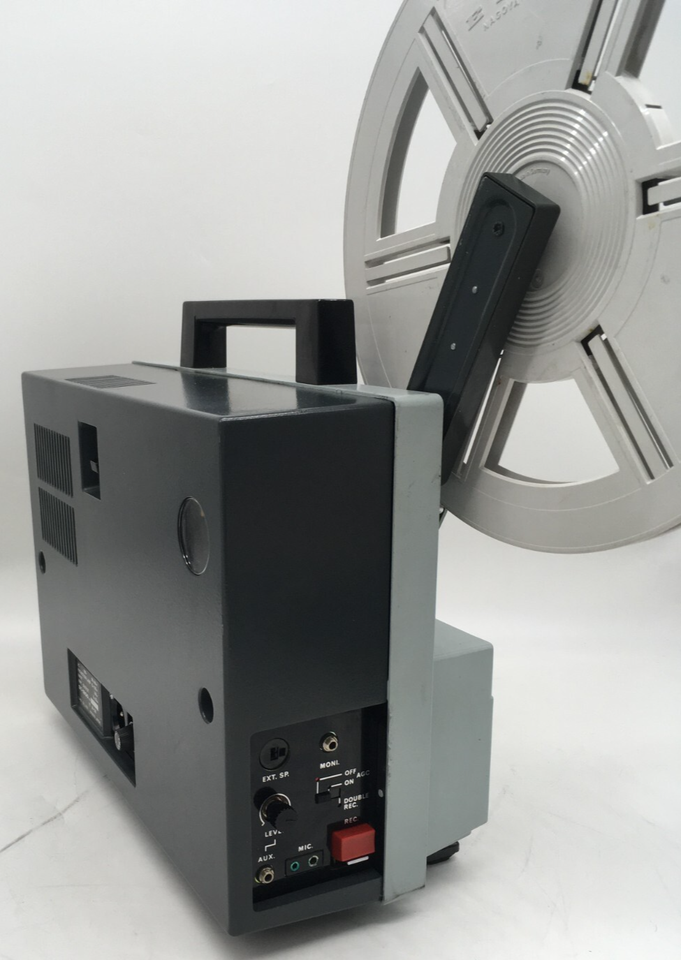 Elmo ST-1200 Super 8 Sound Movie Projector Japan Tested w/ Manual Reel ...
