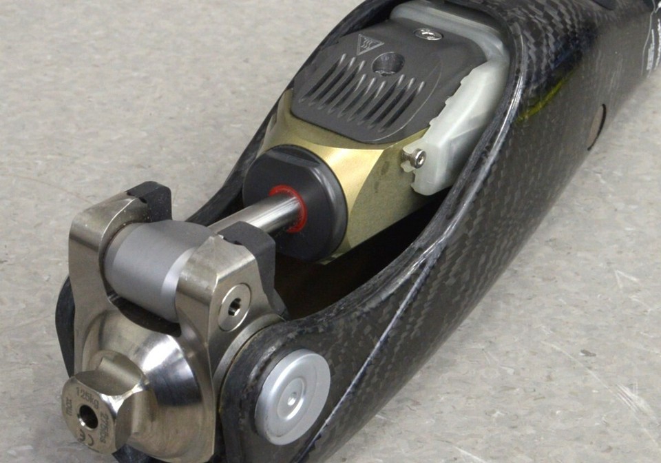 Ottobock Genium X3 3B5-X3 MicroProcessor Knee Bionic Prosthetic w/2R19 ...