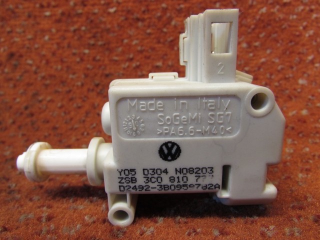3B0959782A Original Actuator Fuel Flap Tankklappenverriegelung VW ...