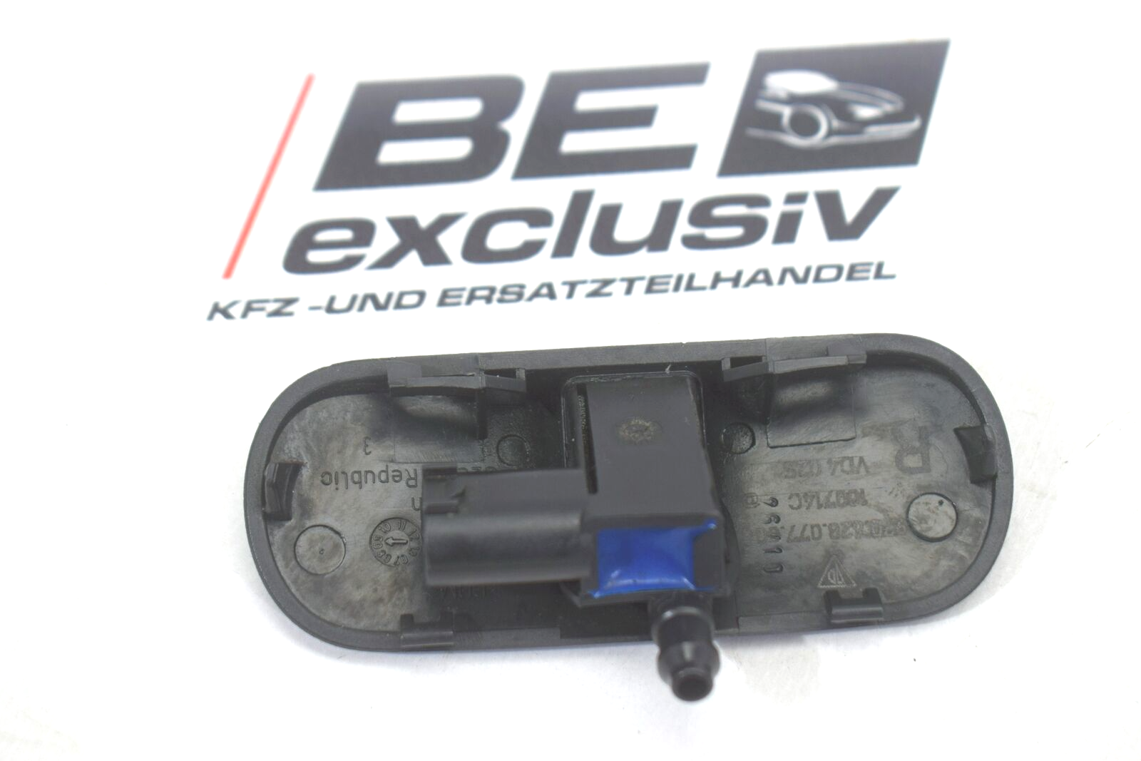 Porsche Panamera Turbo 970 Waschwasserdüse rechts Scheibenwaschdüse ...