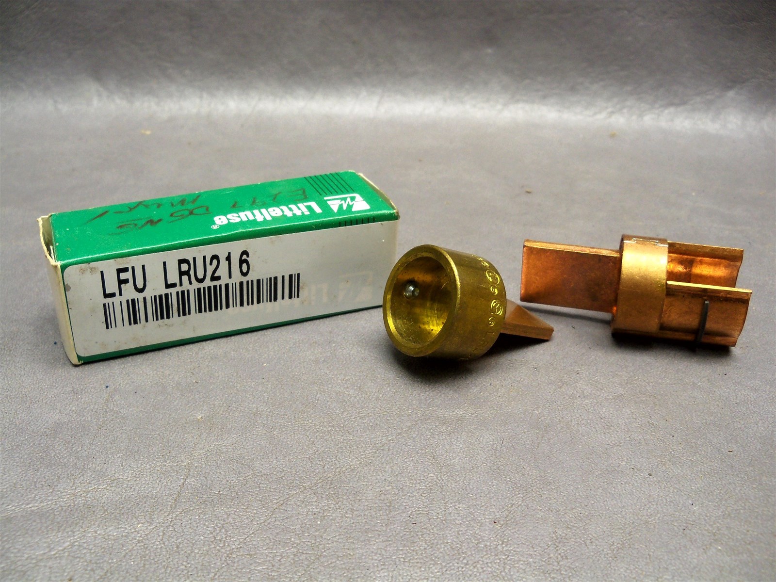 LFU LRU216 Littlefuse Fuse Reducer Clip | eBay