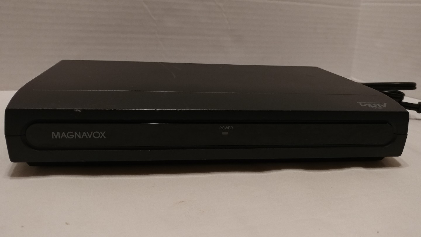 MAGNAVOX DTV Digital to Analog Converter SDTV Tuner Model TB110MW9 - No ...
