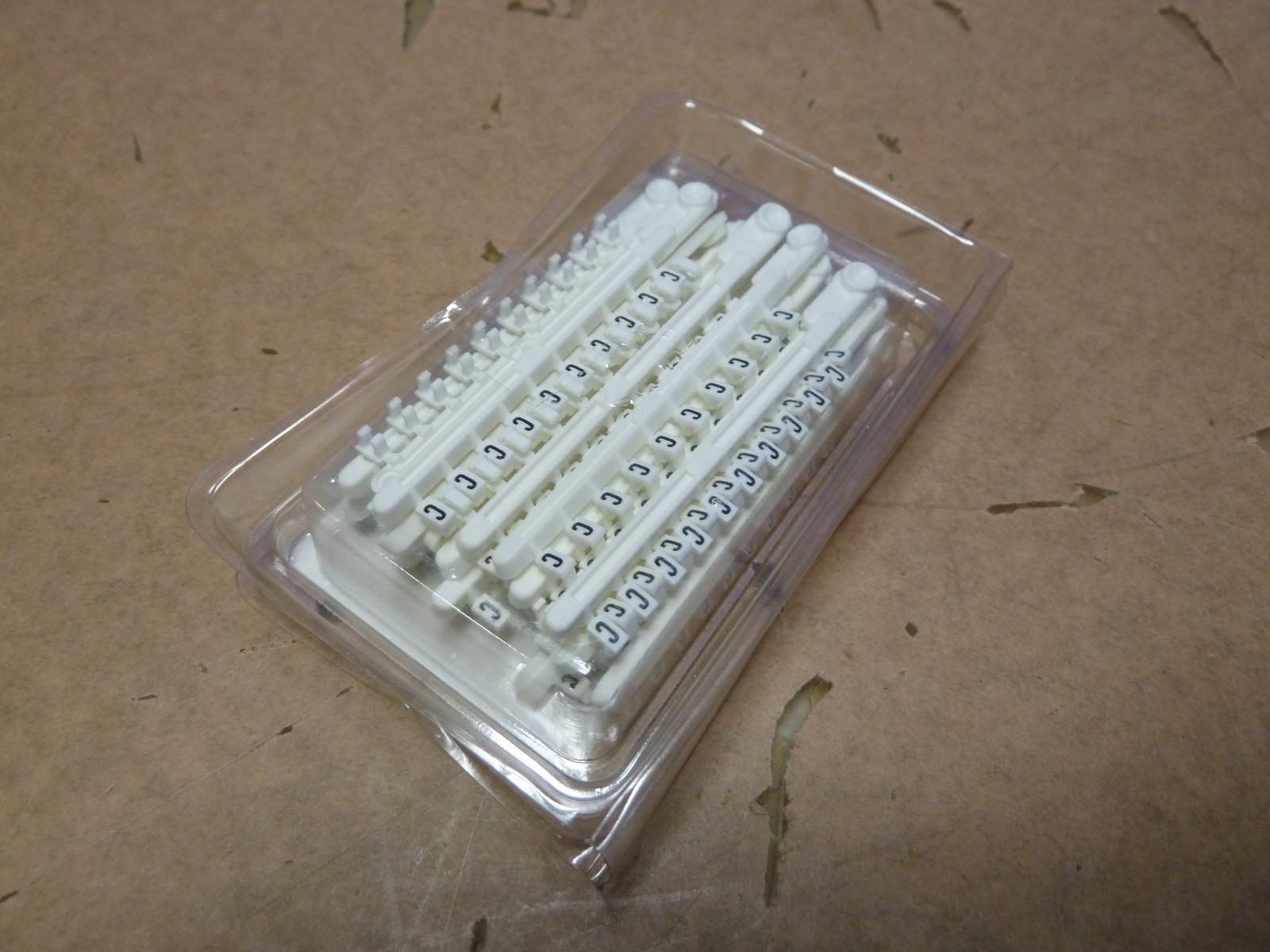 25 Pcs SCHNEIDER AB1 GC Clip-In Marker Strip Capital Letters "C" ZELIO ...