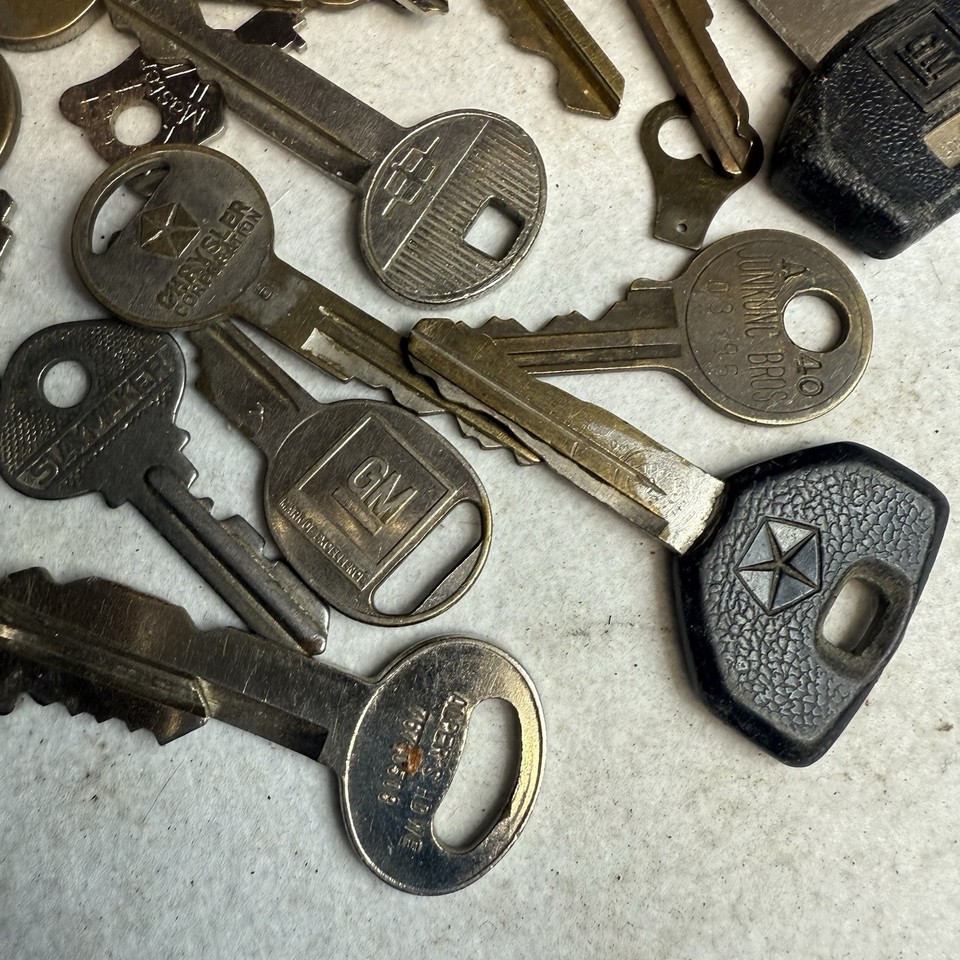 20 Plus Vintage Key Keys Lot Ford GM Chrysler And Others | eBay