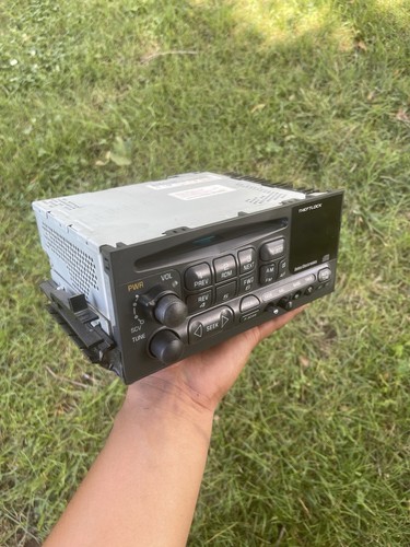 95-02 GMC Yukon Sierra Chevy Silverado Tahoe Radio CD Player 15766343 ...
