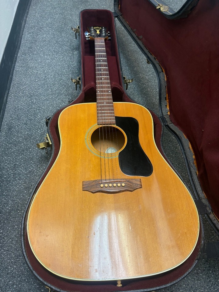 Guild G37 Bld Acoustic Guitar With Case | eBay