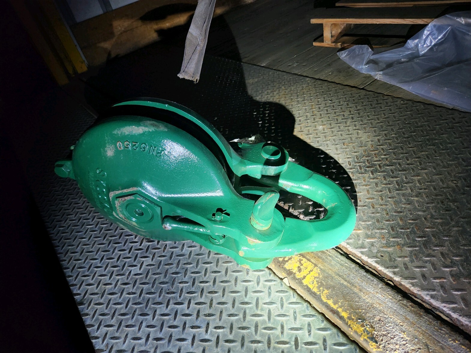 Lot of 2, Skookum 6250 Tackle Blocks 180,000 lbs. 90 Ton Snatch Block ...