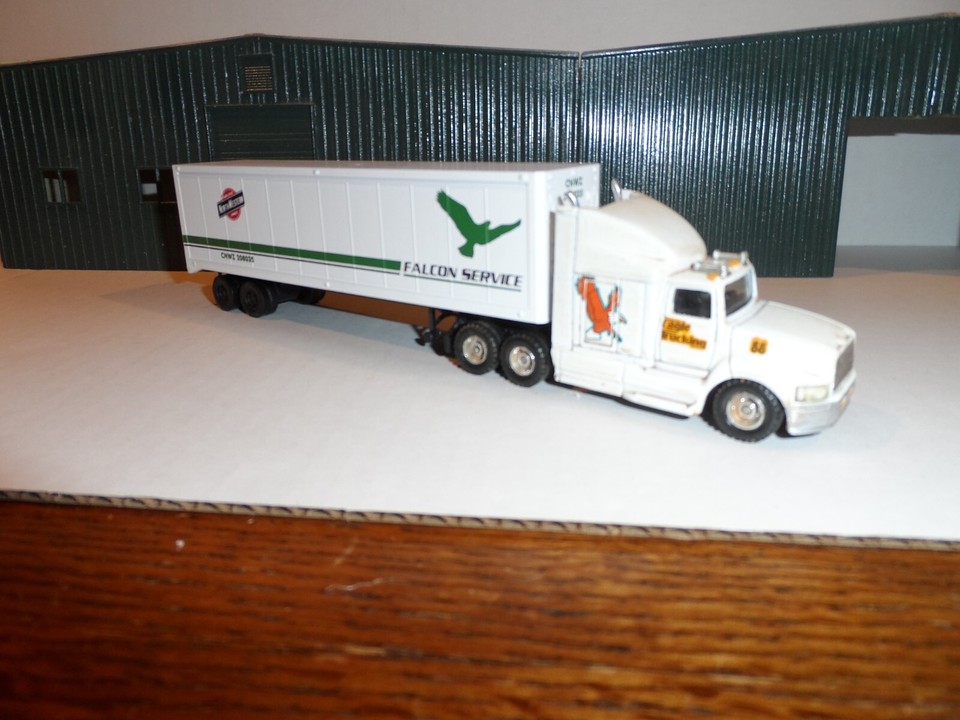 HO SCALE FORD TRUCK WITH 40FT. BOX TRAILER EAGLE TRUCKING FALCON ...