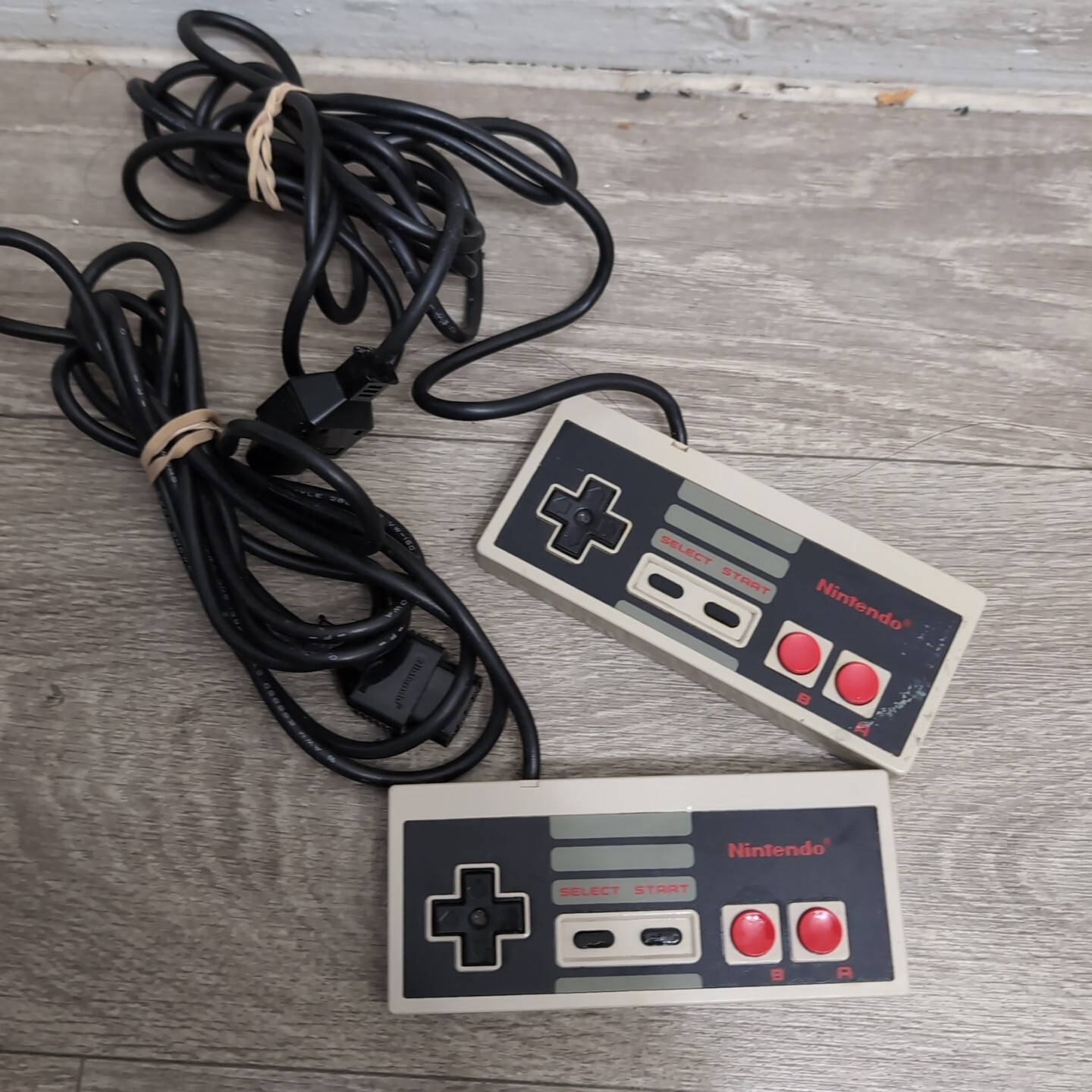 LOT OF 2 ORIGINAL NINTENDO NES CONTROLLERS NES-004 CLEANED & TESTED OEM ...