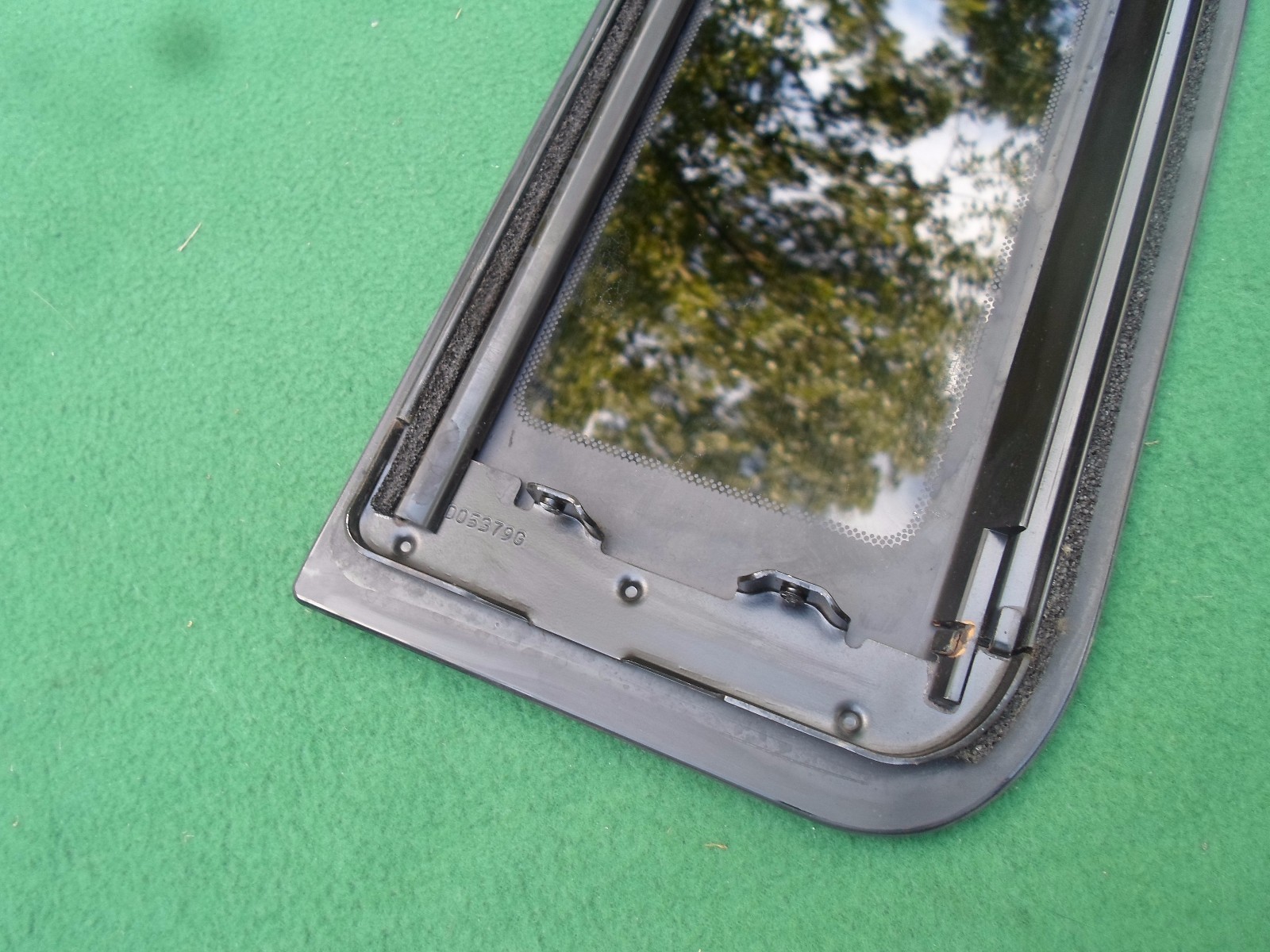 2005 - 2010 PONTIAC G6 PANAROMIC OEM FACTORY SUNROOF GLASS 1st PANEL ...