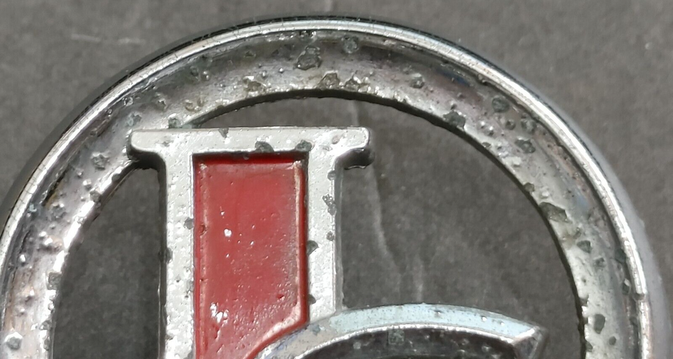 (1) FORD FAIRLANE I6 CIRCA '55 EMBLEM BN 16237 A (4937) | eBay