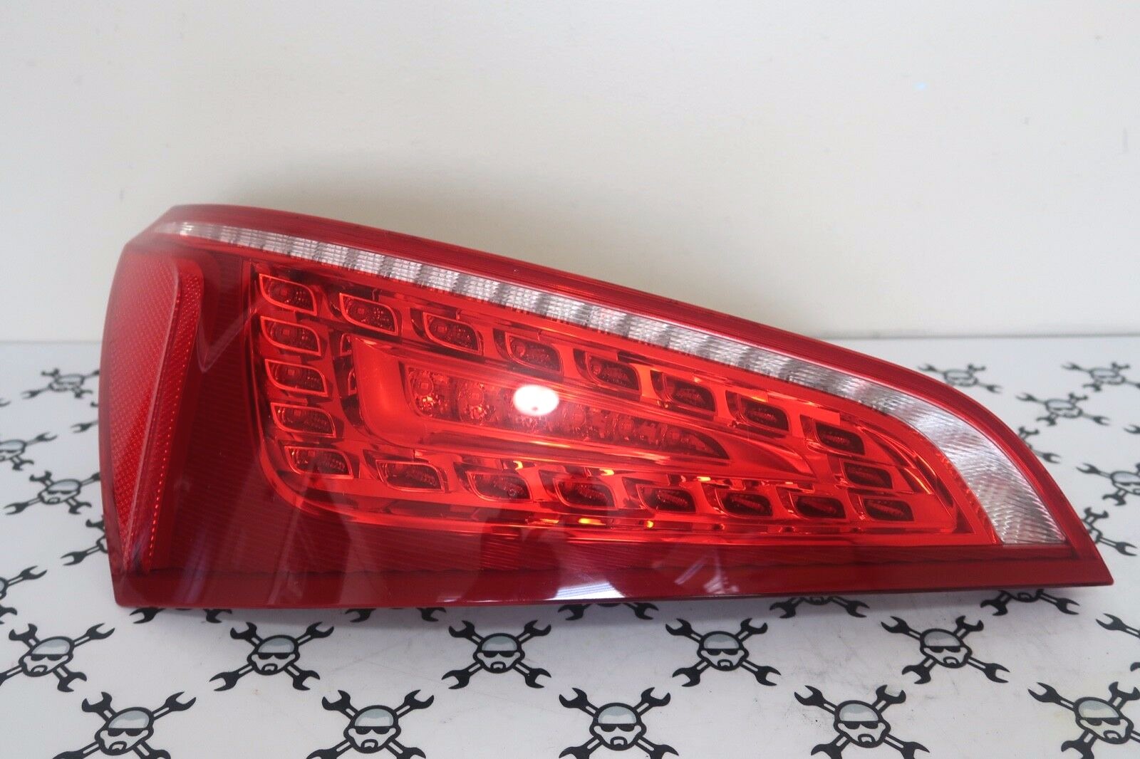 2009 2010 2011 2012 AUDI Q5 LEFT SIDE TAIL LIGHT TAILLIGHT OEM ...