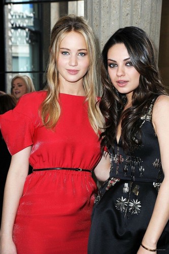 620935 Jennifer Lawrence & Mila Kunis HD Photo Hot Wall Print Poster | eBay