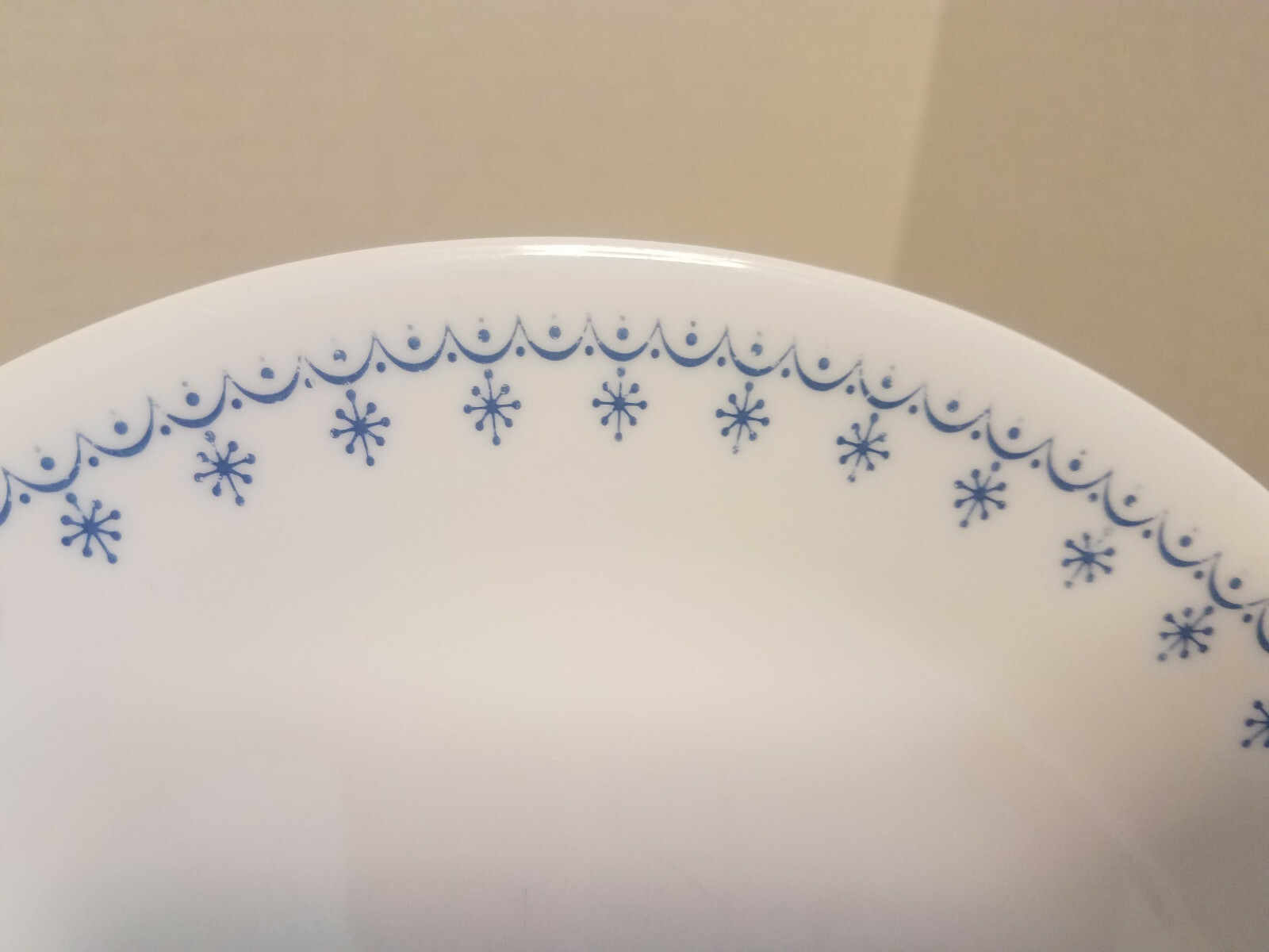 Vintage CORELLE Snowflake Garland Blue 8 1/2" Plate CORNING Livingware ...
