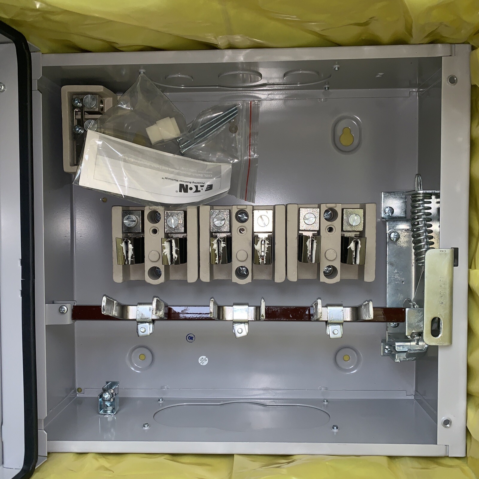 Eaton Exel 100 Amp 100AXTN2 Switch Isolator Disconnector 3 Phase TPN ...