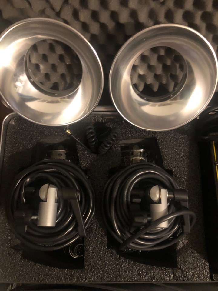 Novatron D1000 studio lights - 4 head, 1 power pack w/ acc. - PLEASE ...