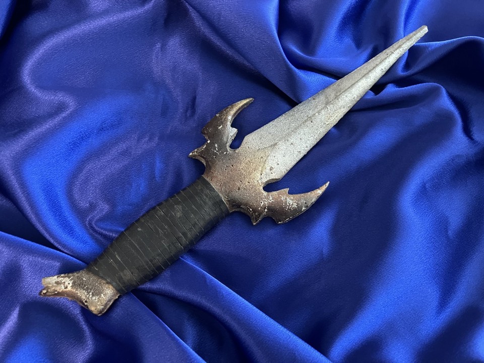 VERY RARE XENA WARRIOR PRINCESS SCREEN USED PROP DAGGER USED BY ARES ...