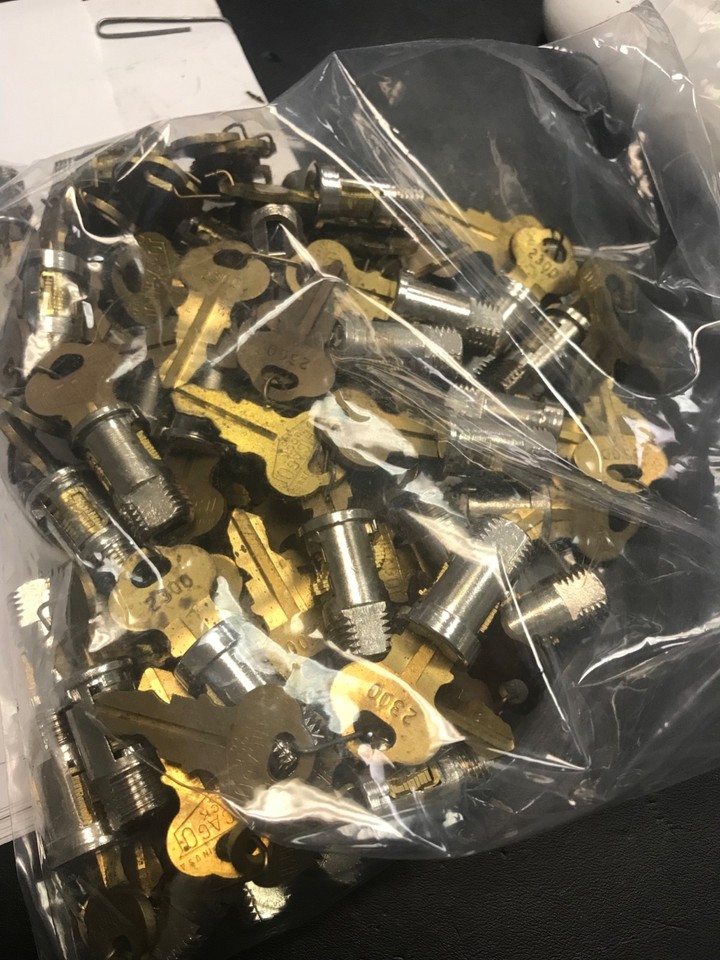 Chicago Locks - Key #2033 Lot of 50 pcs with keys cylinder cam keyed ...