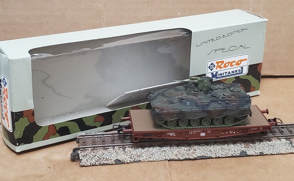 ROCO MINITANKS 1/87 HO Scale 818 HEAVY DUTY FLAT CAR WITH PANZER MARDER ...