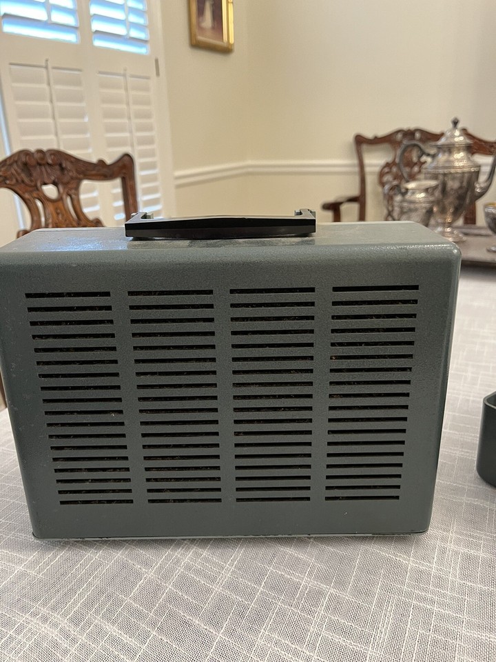 Vintage Argus Showmaster S-500 8mm portable movie projector with ...