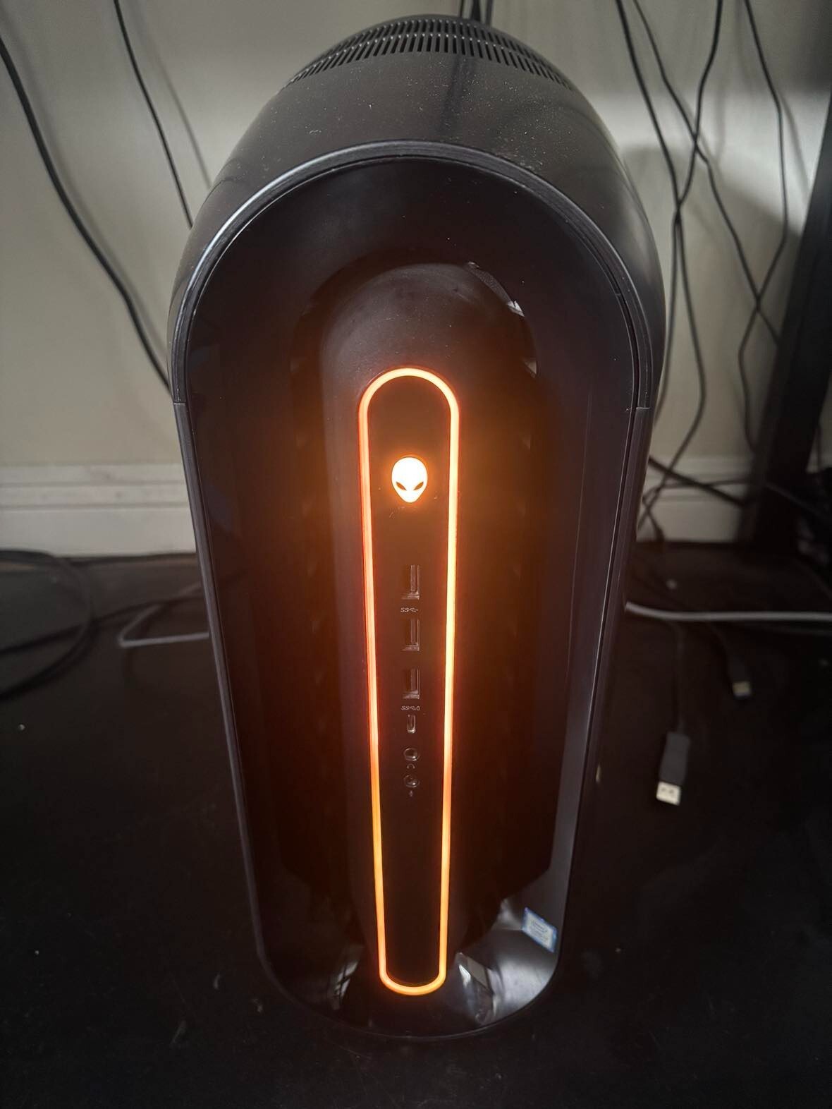 Alienware Aurora R9 2080 Super I7 9700K, 32GB Ram, 1 TB (Very good ...