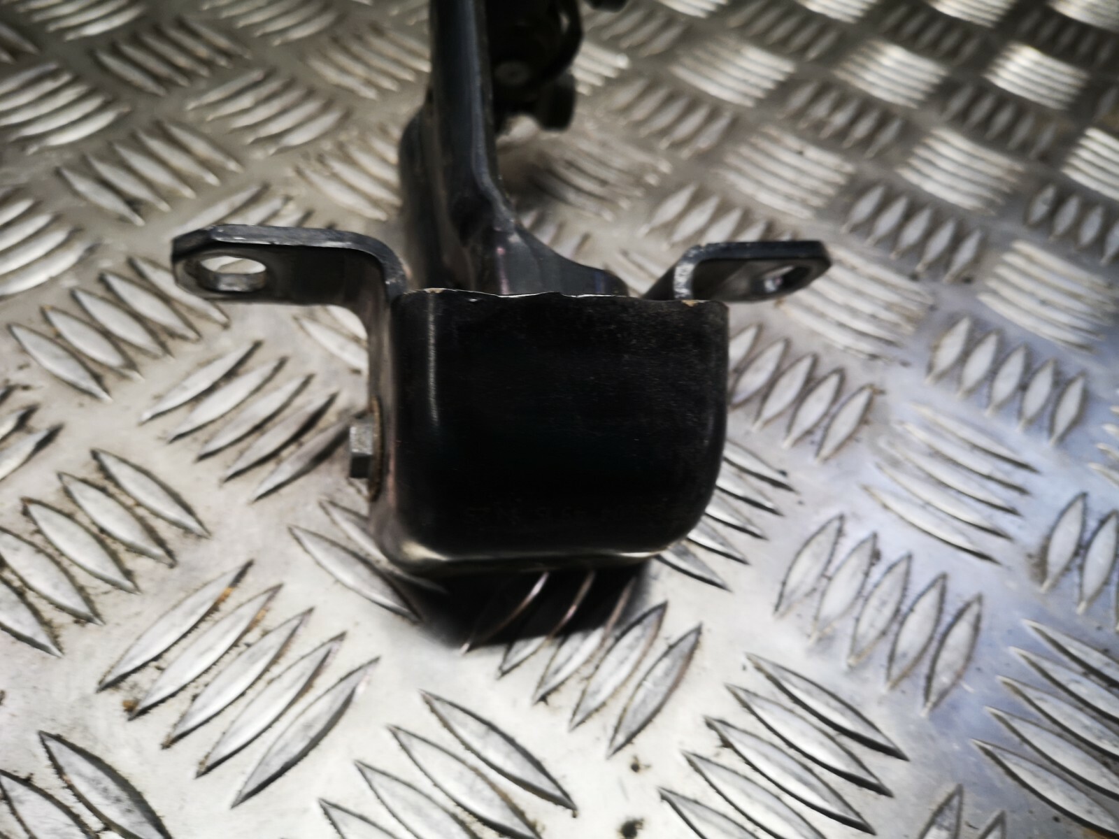 Mercedes Vito W447 Sliding Door Roller Hinge Middle Left A4477600247 | eBay