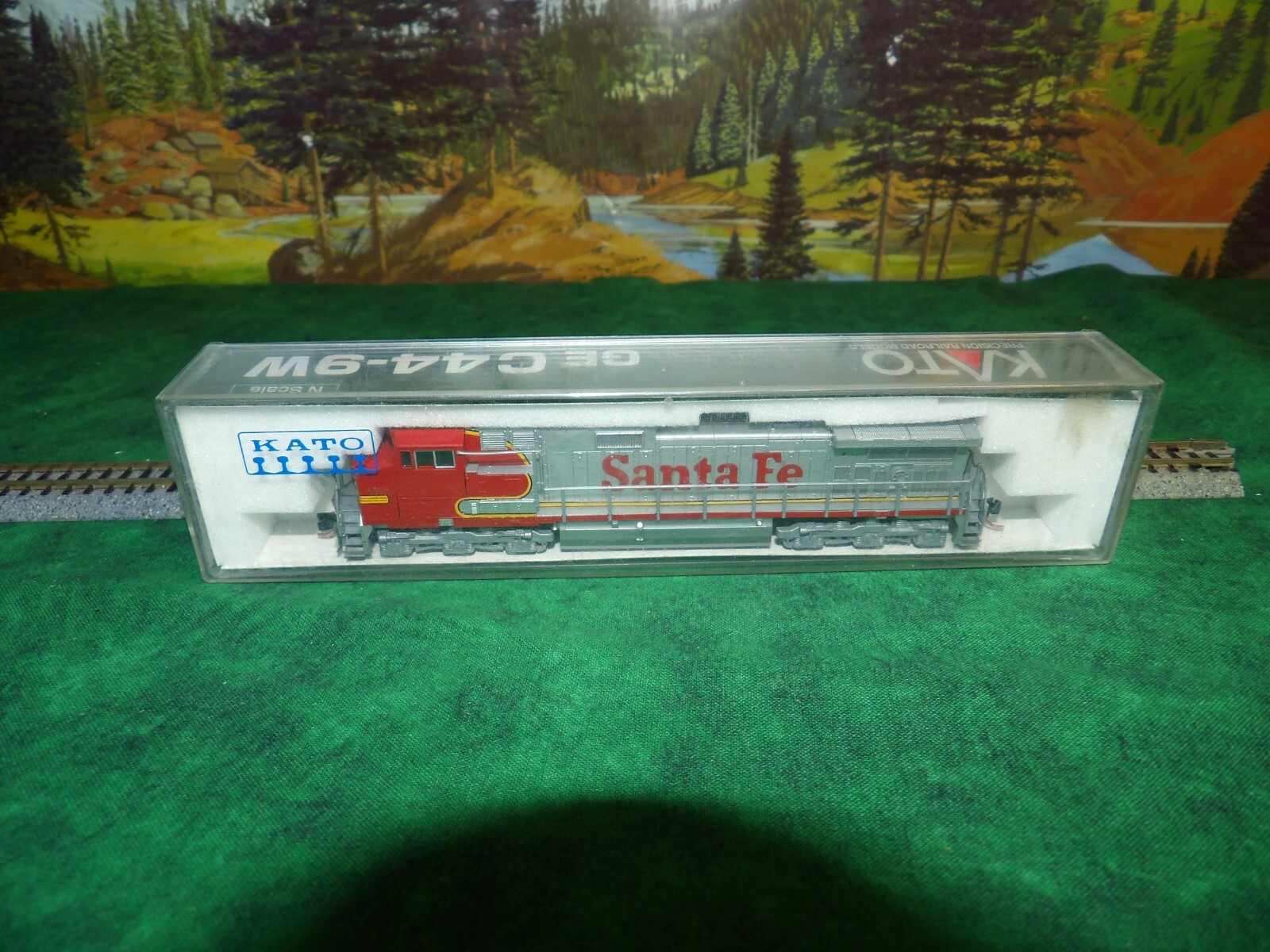 N Scale , Kato ,Santa Fe Diesel Engine ! | eBay