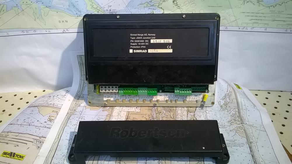 Boaters’ Resale Shop of TX 2305 2542.04 SIMRAD J300X AUTOPILOT JUNCTION ...