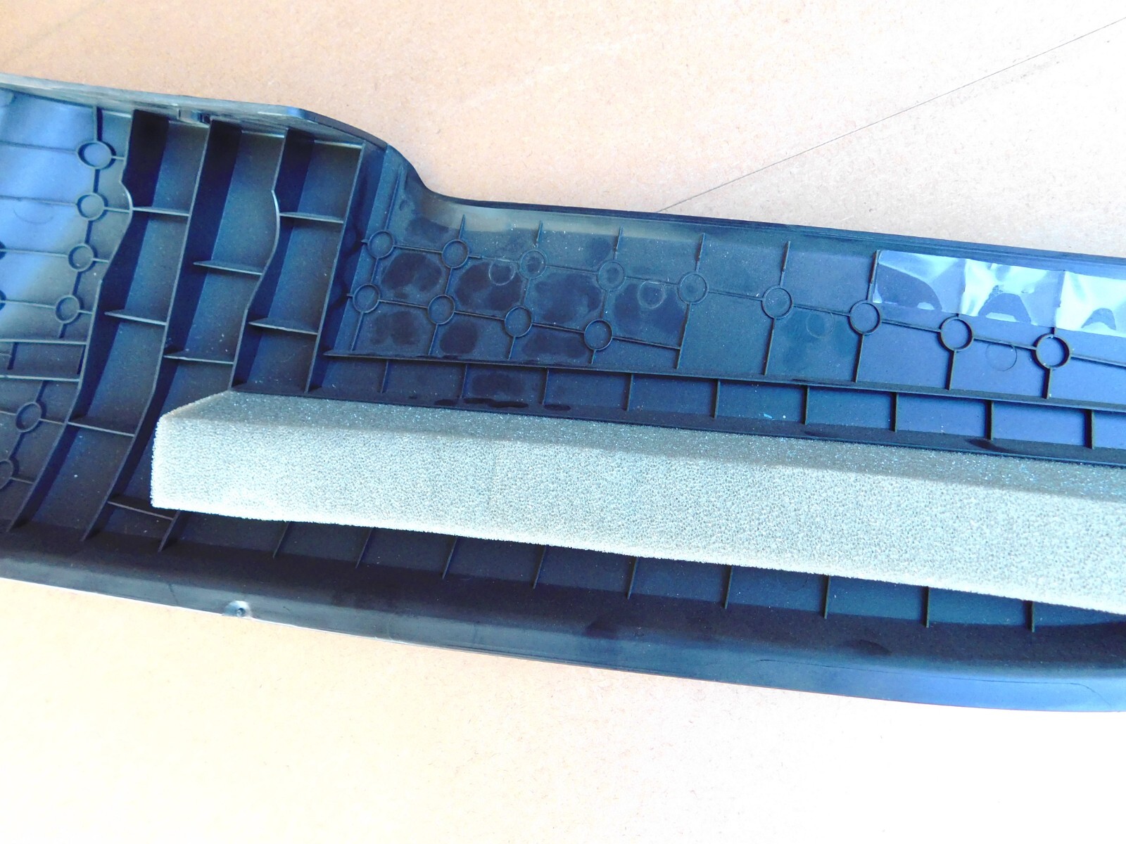 USED FORD USA MUSTANG CONVERTIBLE BOOT SIDE TRIM COVER RH FR3B7631002 ...